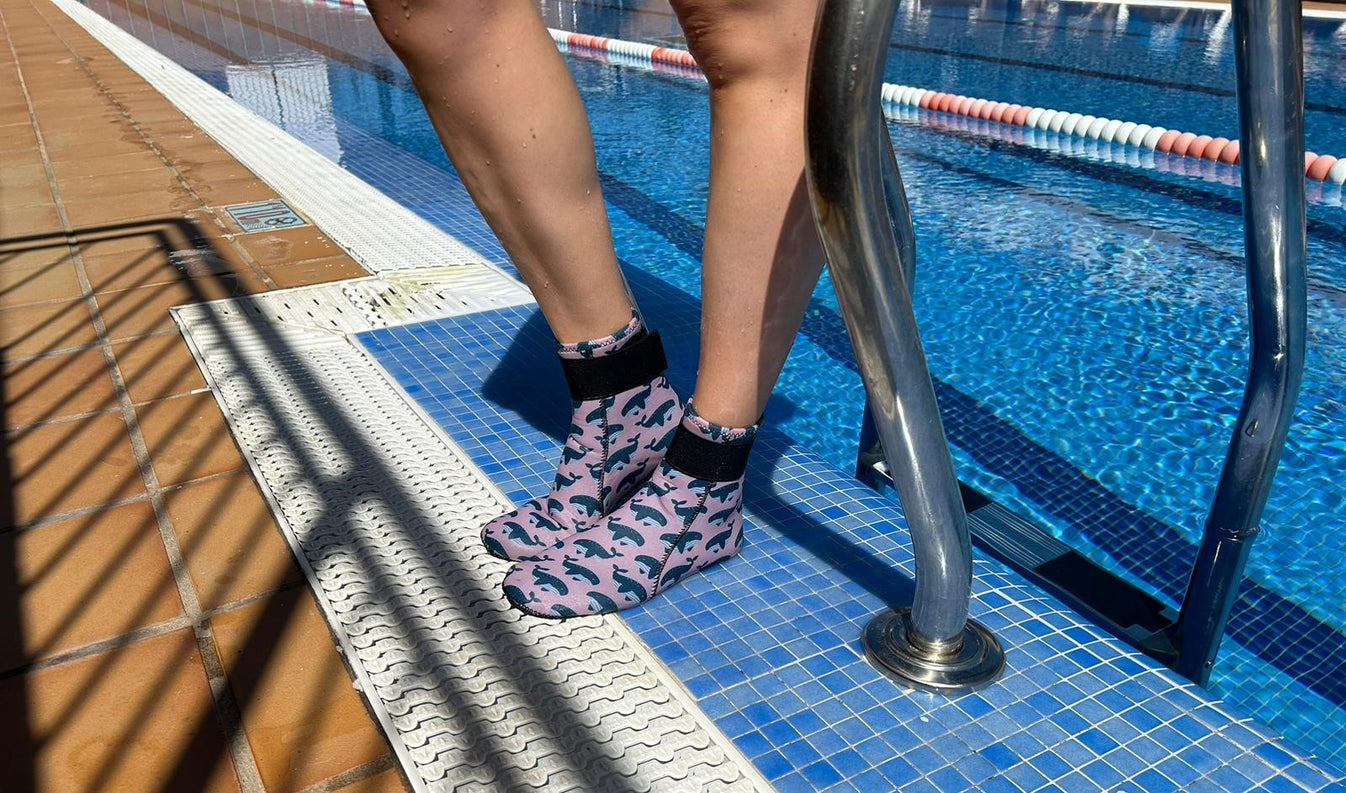 Neoprene wild swimming socks: Humpback – WildSwimmingSocks